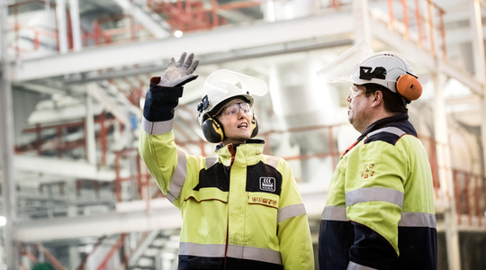 Protecting people and the environment | HESQ | Safe by Choice | Yara ...